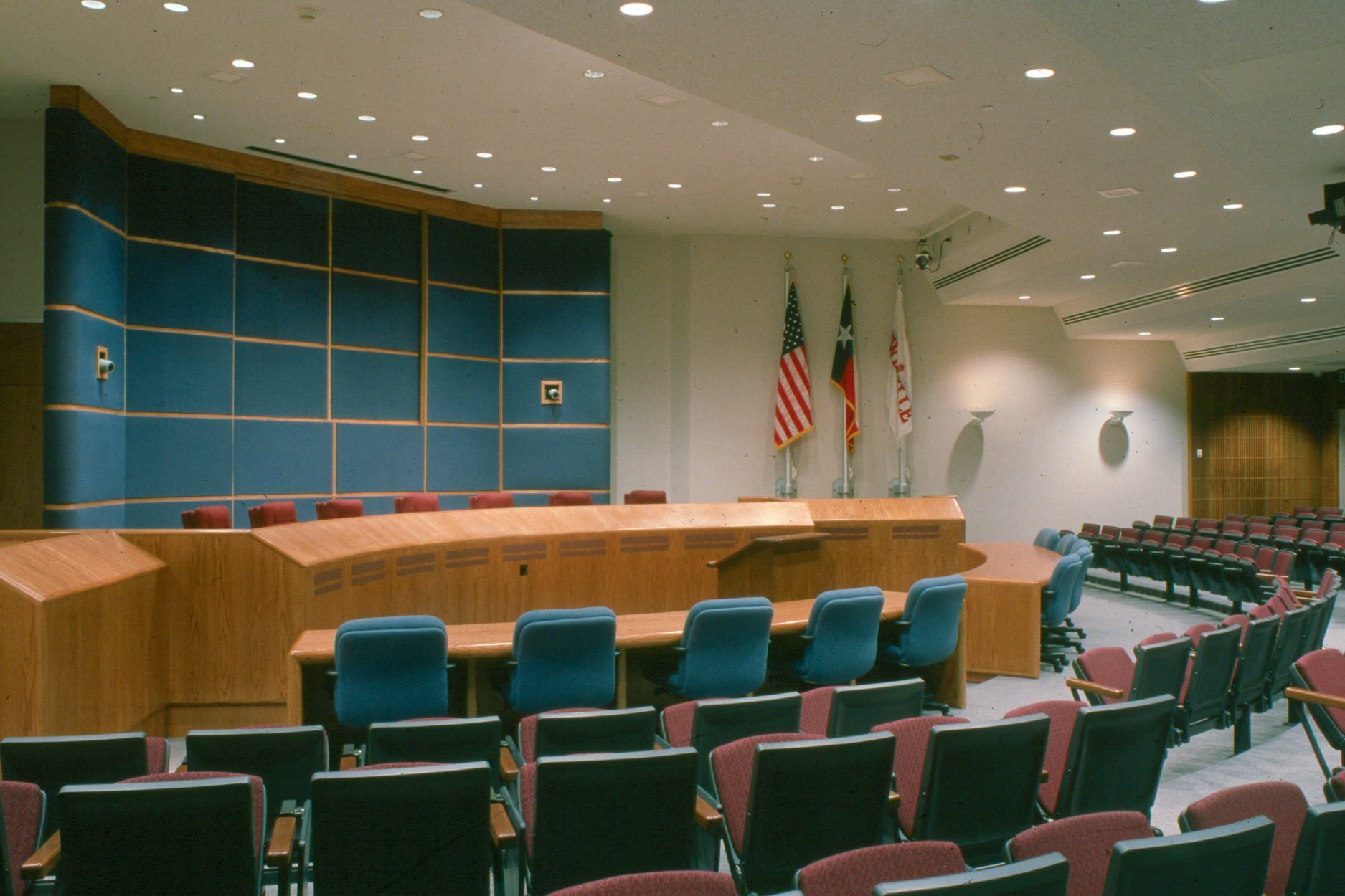 Lewisville City Hall & Central Library – Selzer Associates